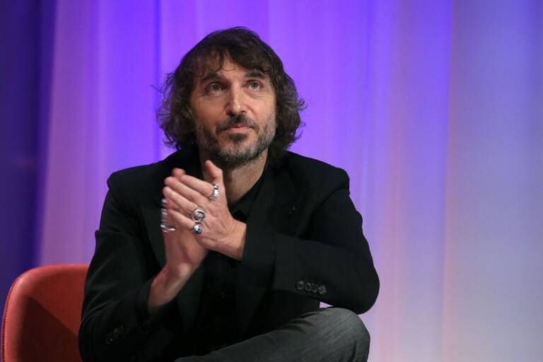 Cruciani racconta: la madre malata e il governo della Meloni