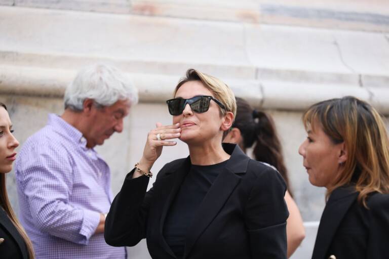 Scontro in TV sul matrimonio di Jeff Bezos tra Pascale e Cacciari