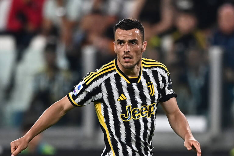 Juventus: offerta per Kostic, sarà uno dei primi ceduti