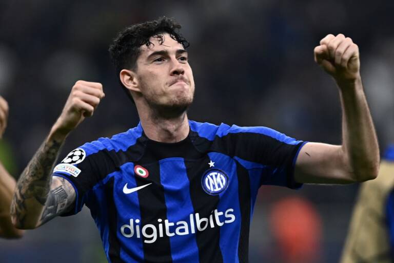 Inter, polemica per i like di Bastoni sul trasferimento al Barcellona